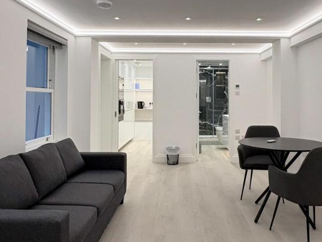 Westbourne Terrace, London W2 1 bed flat to rent £2,800 pcm £646 pw