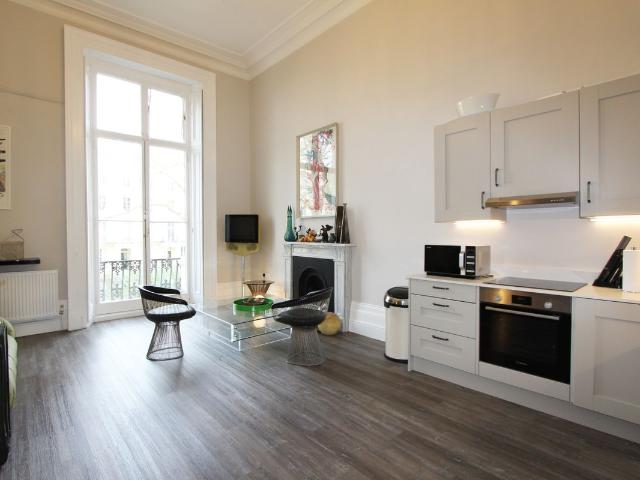 Westbourne Terrace, London W2, 2 bed flat to rent, £4,000 pcm | PrimeLocation