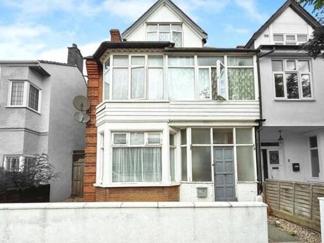 Westborough Road, Westcliff on sea, 4 Bedroom Semi detached