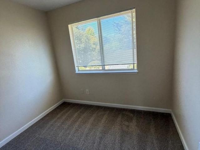 Westbrook Townhomes 2 Bedroom Apartment for Rent at 1053 Dutton Ave, Santa Rosa, CA 95407
