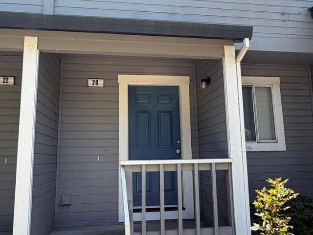 Westbrook Townhomes 2 Bedroom Apartment for Rent at 1053 Dutton Ave, Santa Rosa, CA 95407