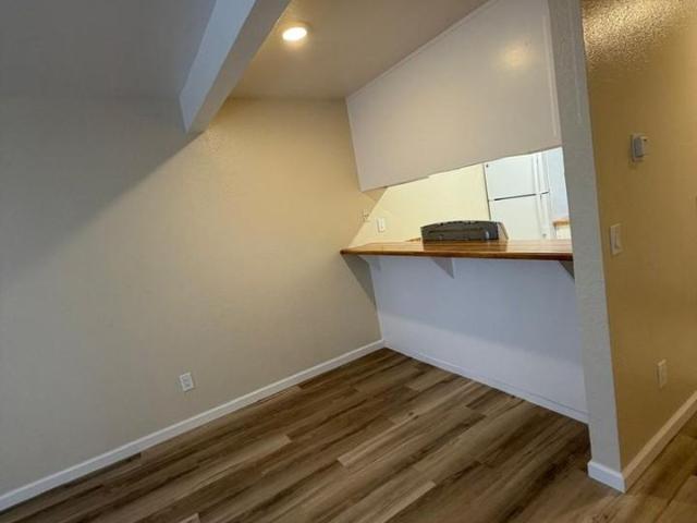 Westbrook Townhomes 2 Bedroom Apartment for Rent at 1053 Dutton Ave, Santa Rosa, CA 95407