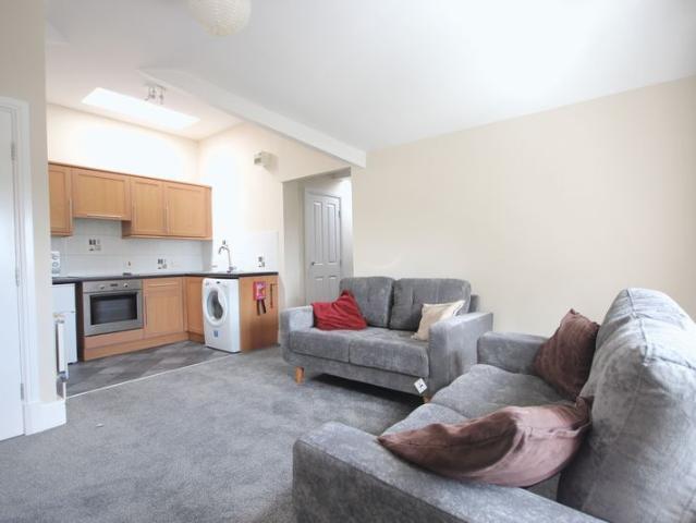 Westbury Gardens Spen Lane, West Park, Leeds, West Yorkshire LS16, 1 bed flat to rent, £850 pcm | PrimeLocation