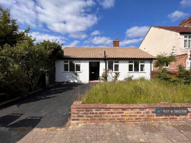 Westbury Road, Beckenham, BR3 2 bed bungalow to rent £2,595 pcm £599 pw