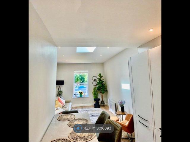 Westby Road, Bournemouth BH5, 1 bed flat to rent, £1,850 pcm | PrimeLocation