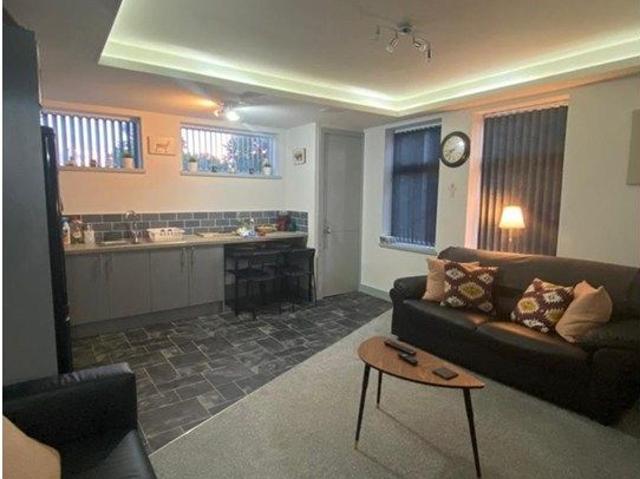 Westgate, Wakefield WF1, 2 bed flat to rent, £825 pcm | PrimeLocation