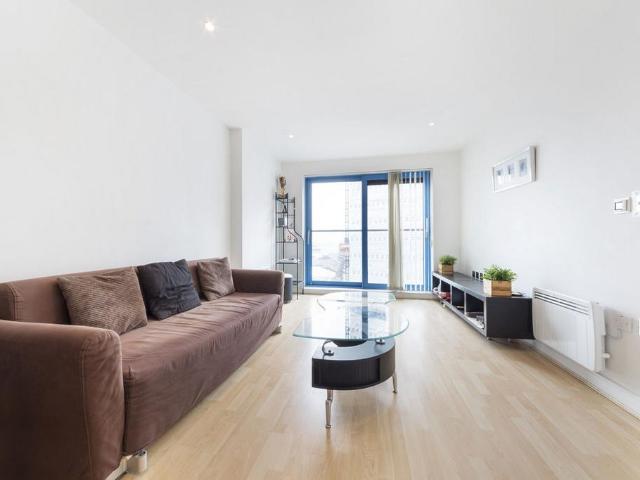 Westgate Apartments, Royal Victoria E16 2 bed flat to rent £2,200 pcm £508 pw