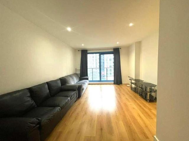 Westgate Apartments, Western Gateway, E16