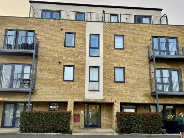 Westgate Court, Uxbridge, Uxbridge. 1 bed flat to rent £1,600 pcm £369 pw