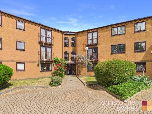Westgate Court, Waltham Cross EN8, 2 bed flat to rent, £1,550 pcm | PrimeLocation