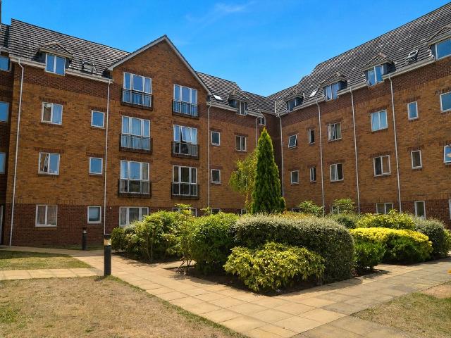 Westgate Court, Oxford Road, Reading, Berkshire RG30, 2 bed flat to rent, £1,300 pcm | PrimeLocation