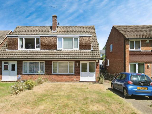 Westgate Close, Canterbury CT2 4 bed semi detached house to rent £1,495 pcm £345 pw