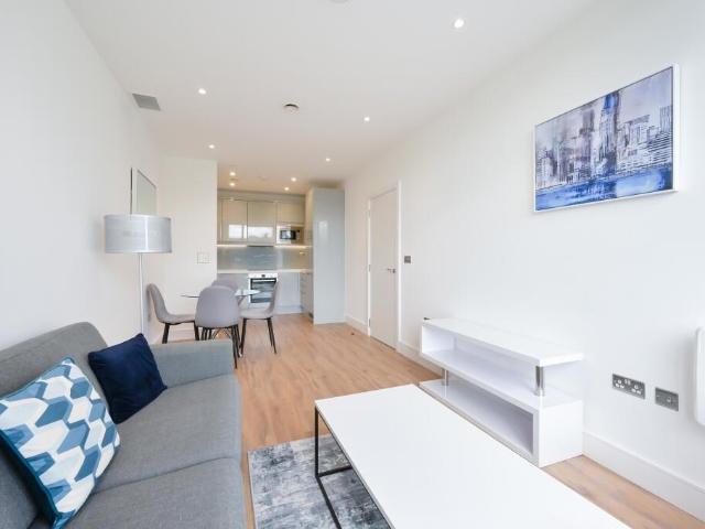 Westgate House, West Gate, Ealing 1 bed flat to rent £1,650 pcm £381 pw