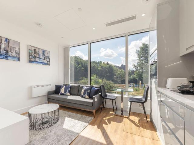 Westgate House, Ealing W5, Studio to rent, £1,650 pcm | PrimeLocation