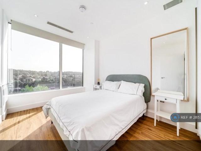 Westgate House, London, W5 1 bed flat to rent £1,700 pcm £392 pw
