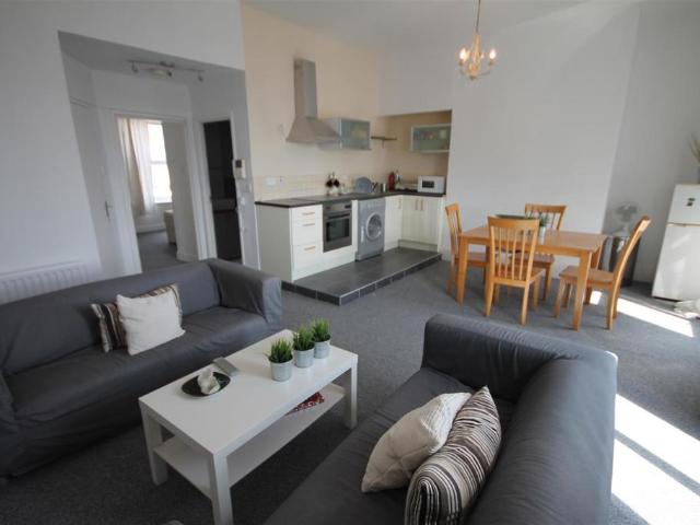 Westgate Road, City Centre 3 bed apartment to rent £1,499 pcm £346 pw