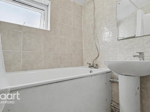 Westdown Road, London 4 bed terraced house to rent £2,700 pcm £623 pw