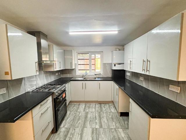 Westdown Road, London, E15 4 bed terraced house to rent £2,700 pcm £623 pw