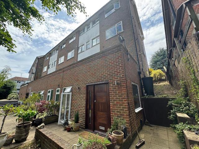 Westdene Drive, Brighton BN1, 1 bed flat to rent, £1,300 pcm | PrimeLocation