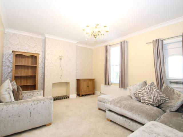 Wested Lane, Swanley, BR8 3 bed semi detached house to rent £1,900 pcm £438 pw