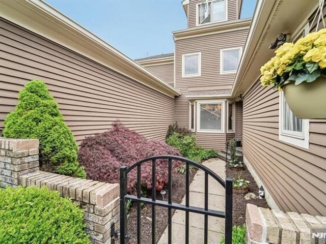 Westervelt Ln, Mahwah, Home For Sale