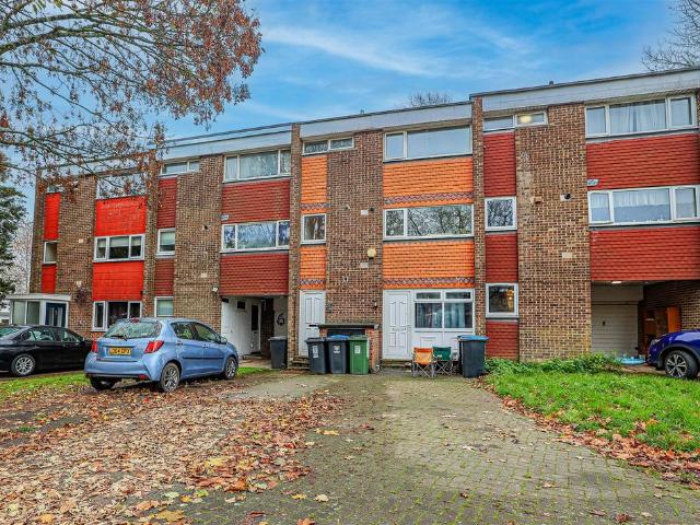 Westerdale, Hemel Hempstead HP2, 3 bed flat to rent, £1,650 pcm | PrimeLocation