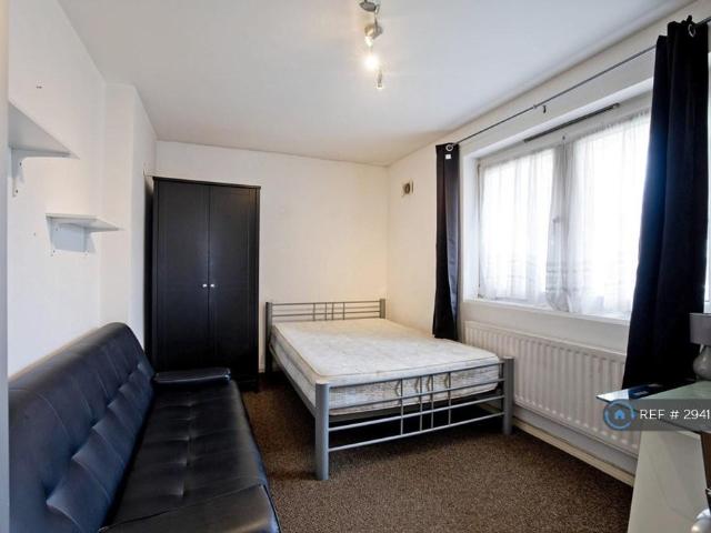 Westerham, London, NW1 4 bed flat to rent £4,650 pcm £1,073 pw