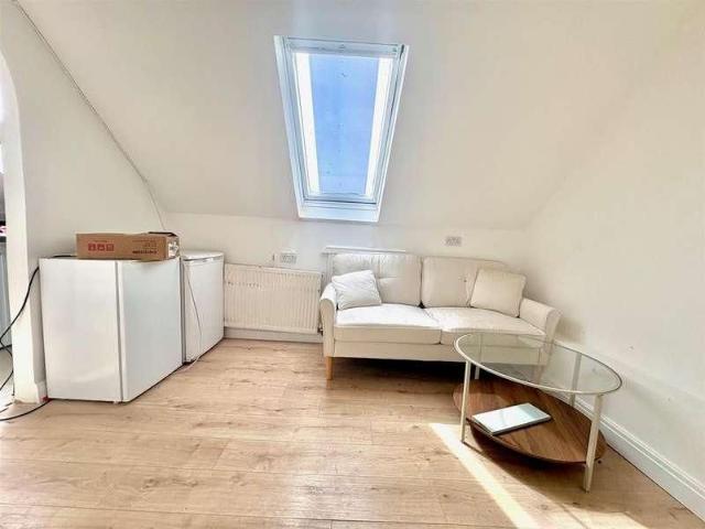 Western Avenue, London, W3