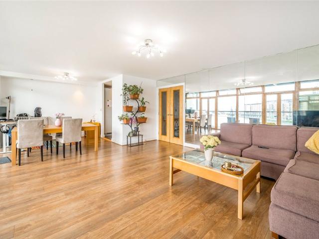 Western Beach Apartments, E16
