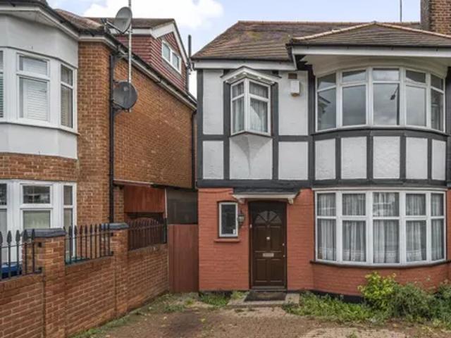 Western Court, London, N3 1NX, United Kingdom | 5 bed duplex for rent #133404378 | Rentberry