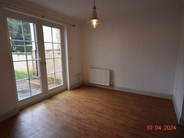 Western Courtyard, Pontyclun
