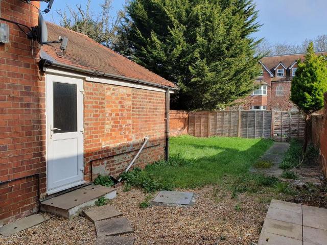 Western Elms Avenue, Reading 1 bed flat to rent £1,150 pcm £265 pw