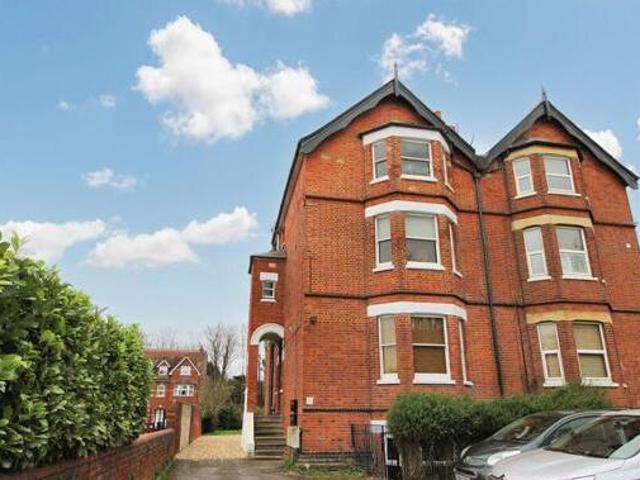 Western Elms Avenue, Reading, 2 Bedroom Apartment
