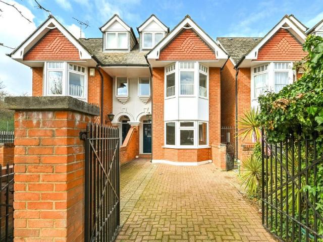Western Gardens, West Acton, London, W5 5 bed house to rent £5,500 pcm £1,269 pw