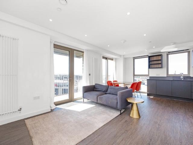 Western Gateway 12, London E16, 2 bed flat to rent, £2,850 pcm | PrimeLocation