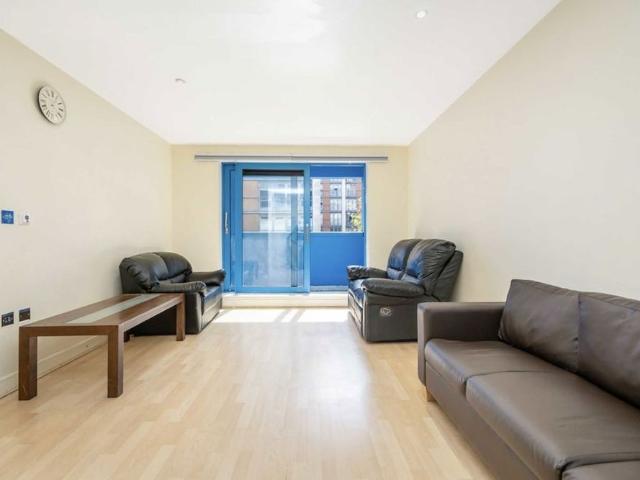 Western Gateway, E16, London