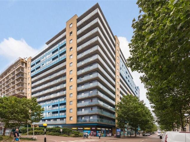 Western Gateway, London E16, 1 bed flat to rent, £1,700 pcm | PrimeLocation