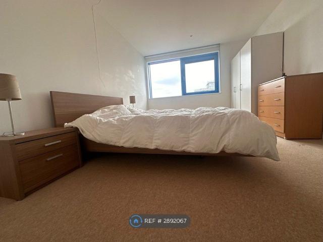 Western Gateway, London E16, 1 bed flat to rent, £1,800 pcm | PrimeLocation