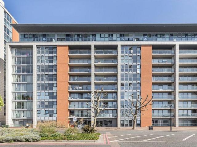 Western Gateway, London E16 1 bed flat to rent £1,800 pcm £415 pw