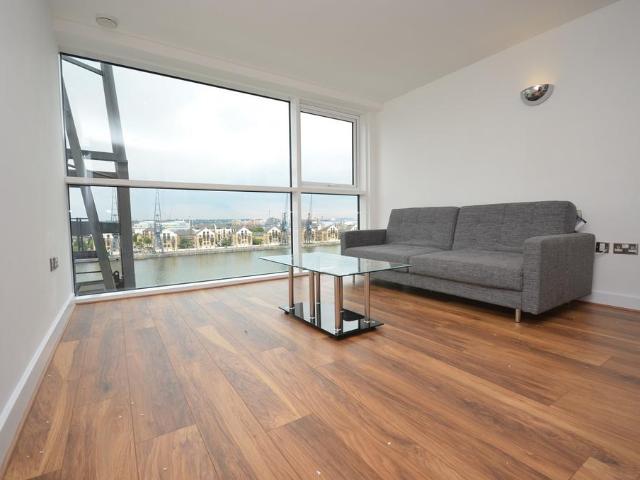 Western Gateway, London E16 1 bed flat to rent £1,800 pcm £415 pw