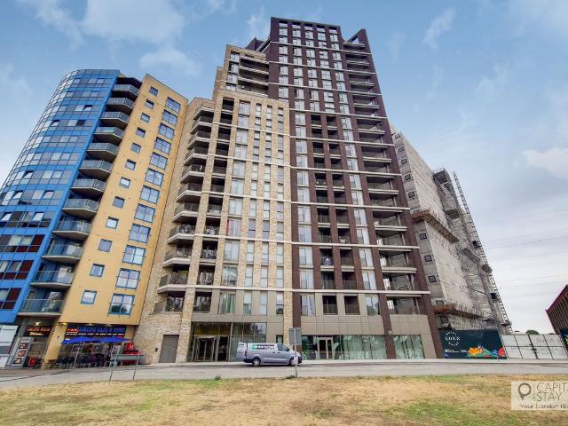 Western Gateway, London E16, 3 bed flat to rent, £4,333 pcm | PrimeLocation