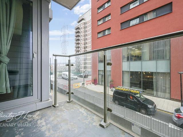 Western Gateway, London 1 bed apartment to rent £1,900 pcm £438 pw