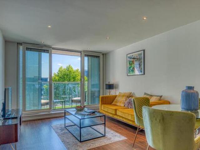 Western Gateway, London, 2 Bedroom Apartment