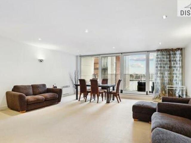Western Gateway, London, 3 Bedroom Apartment