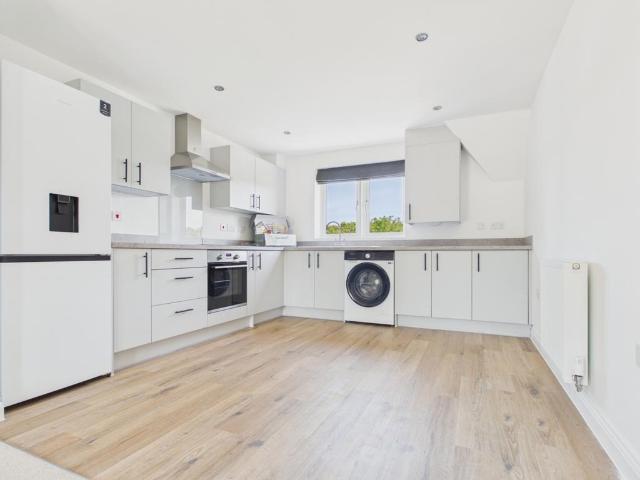 Western Gate, Brook Close, Swindon SN3 1 bed apartment to rent £1,000 pcm £231 pw