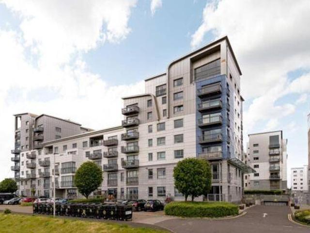 / Western Harbour Terrace, Edinburgh, 2 Bedroom Flat