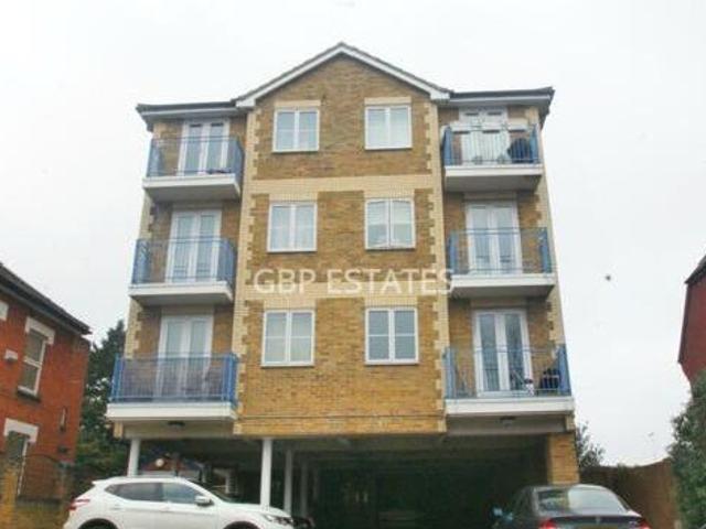 Western Road, Chipping Lodge, 2 Bedroom Flat