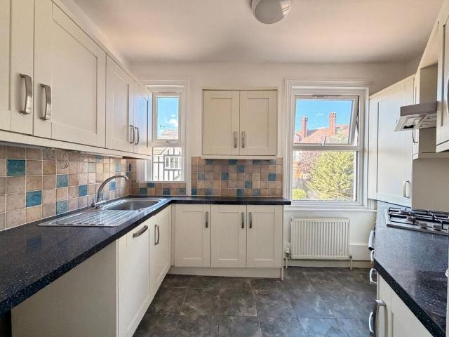 Western Road, Borough Green, Sevenoaks 3 bed flat to rent £1,345 pcm £310 pw