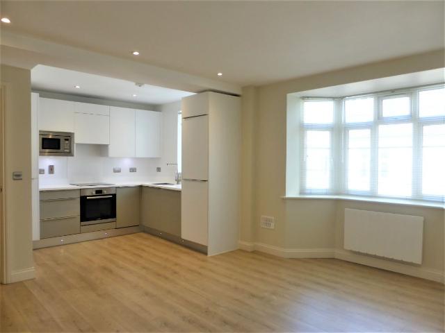 Western Road, Brighton BN1, 1 bed flat to rent, £1,500 pcm | PrimeLocation