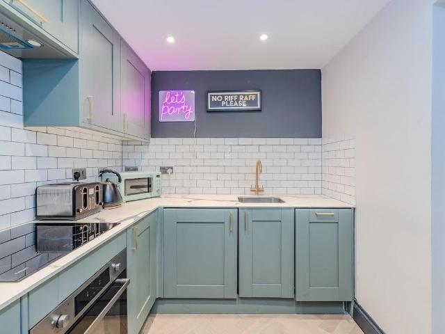 Western Road, Brighton BN1, 3 bed shared accommodation to rent, £2,150 pcm | PrimeLocation